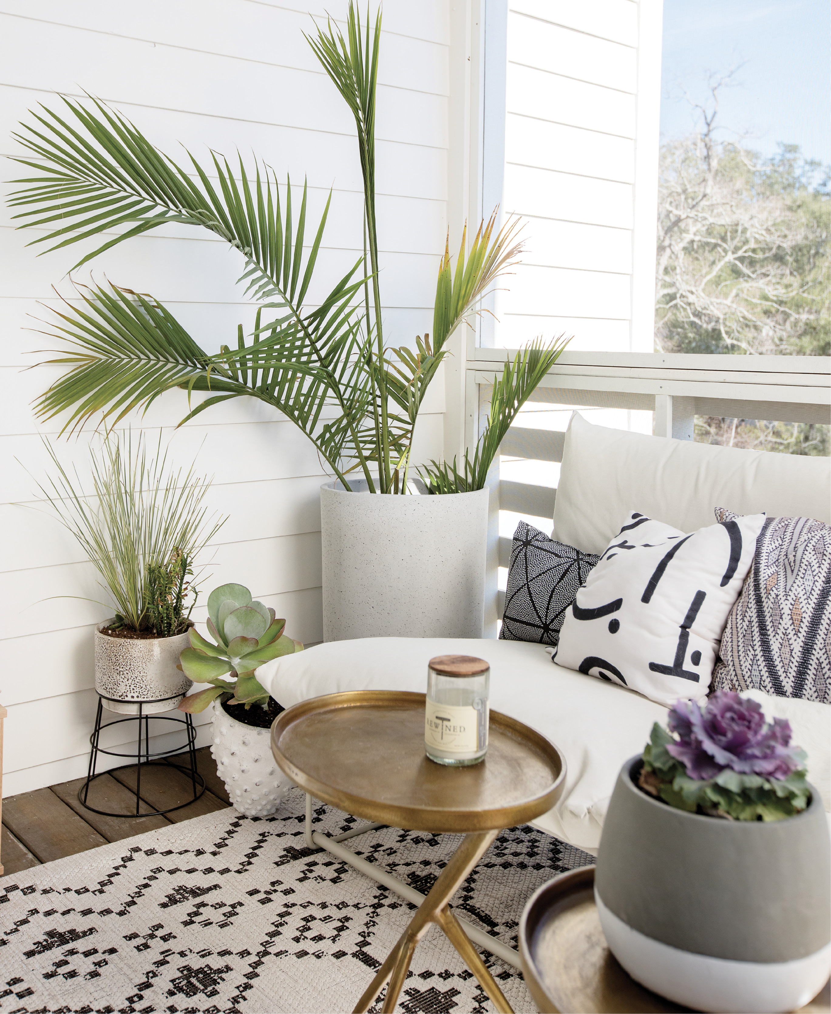 Interior designer Jesse Leigh Vickers layers luxe details into her new ...
